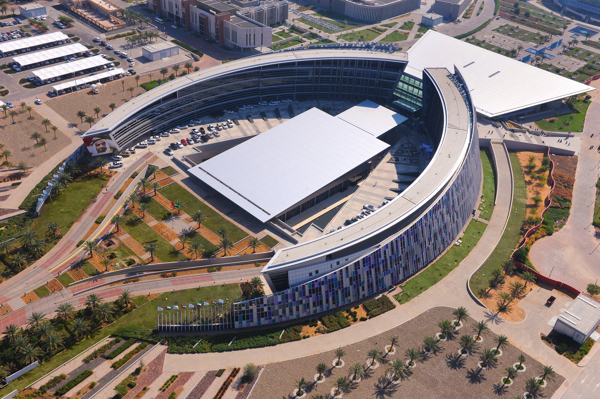 Boeing and UAE University collaborate to advance engineering education ...
